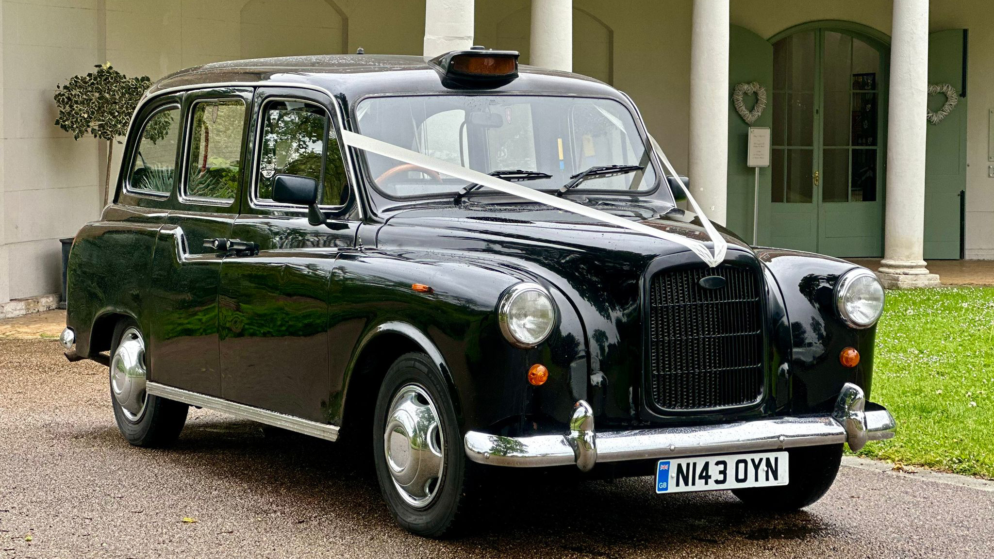 Wedding Taxi Hire | Classic & Modern Cabs for Weddings