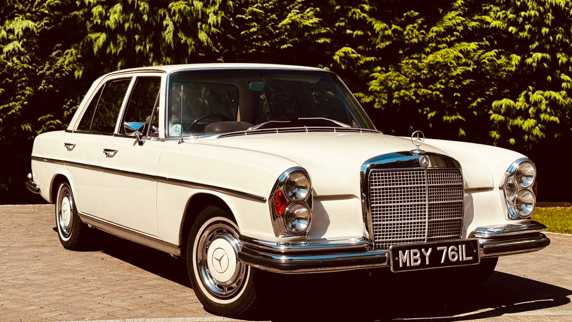1972 Mercedes 280 SE series for wedding hire