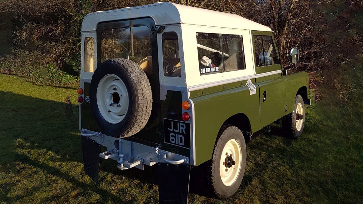 Hire a Classic Landrover for your wedding in Newcastle