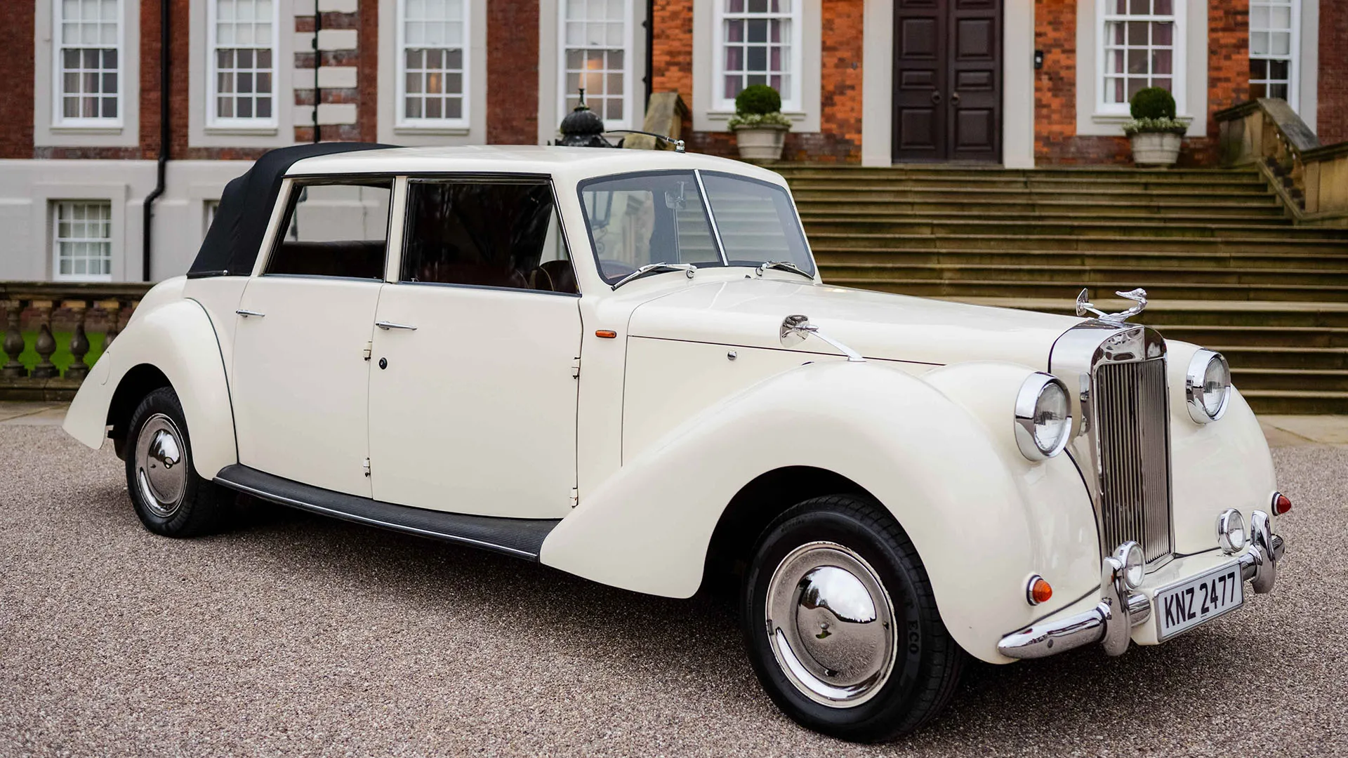 Vintage Royale Windsor Wedding Car for hire in Merseyside