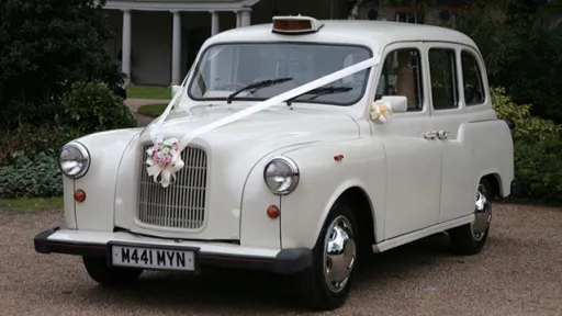 Classic & Modern Wedding Taxis for Hire | Premier Carriage