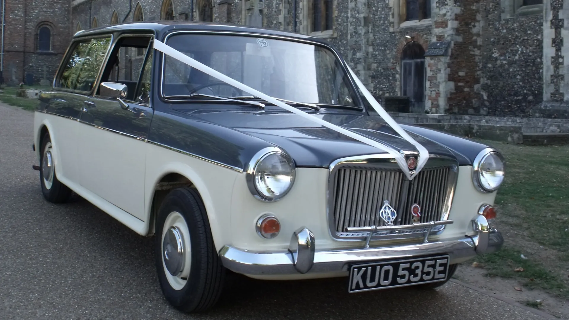 Classic MG 1300 in Grey and Ivory available for Weddings