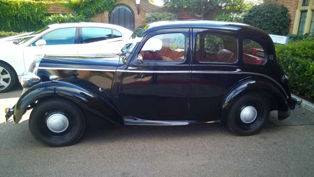Black Classic Wedding Car to hire in Buckinghamshire and Oxfordshire