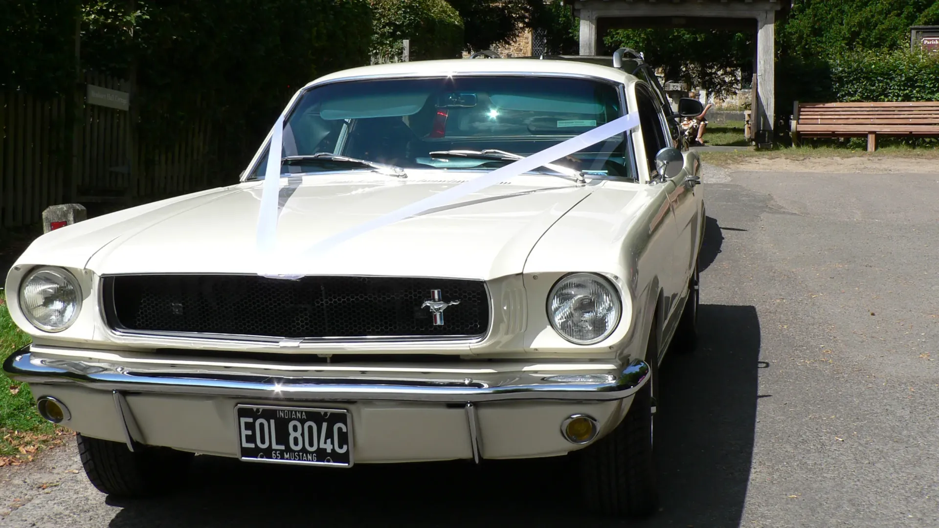 White Ford Mustang Convertible 4.7L V8 wedding car hire