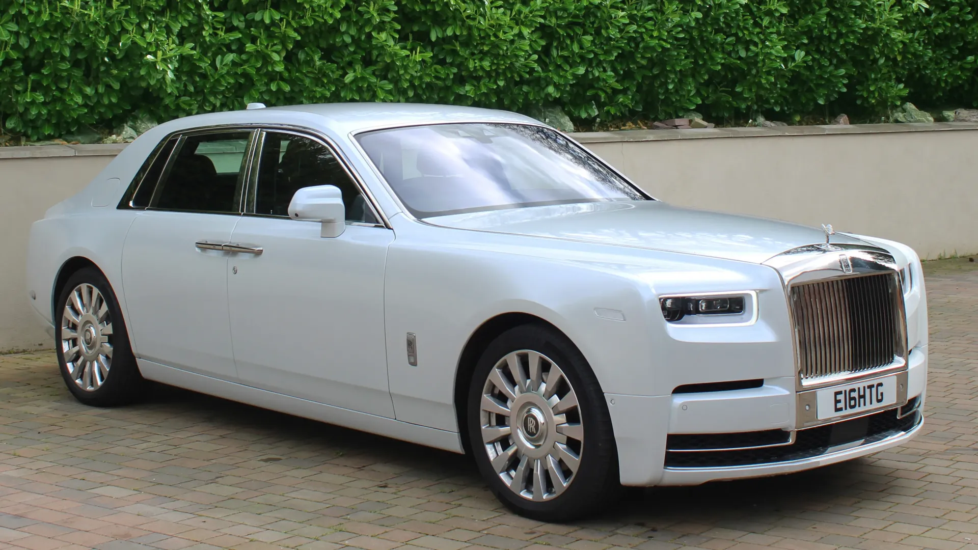 White Rolls-Royce Phantom Wedding Car Hire London, Reading, Bedford