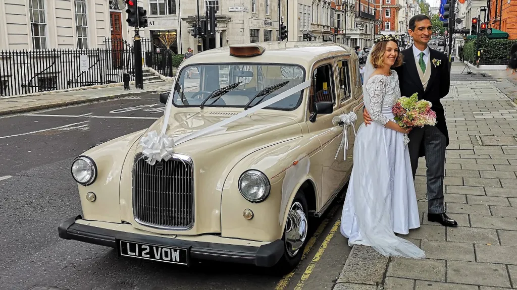 Classic Ivory Taxi Cab Convertible Wedding Car Hire Bedford & London
