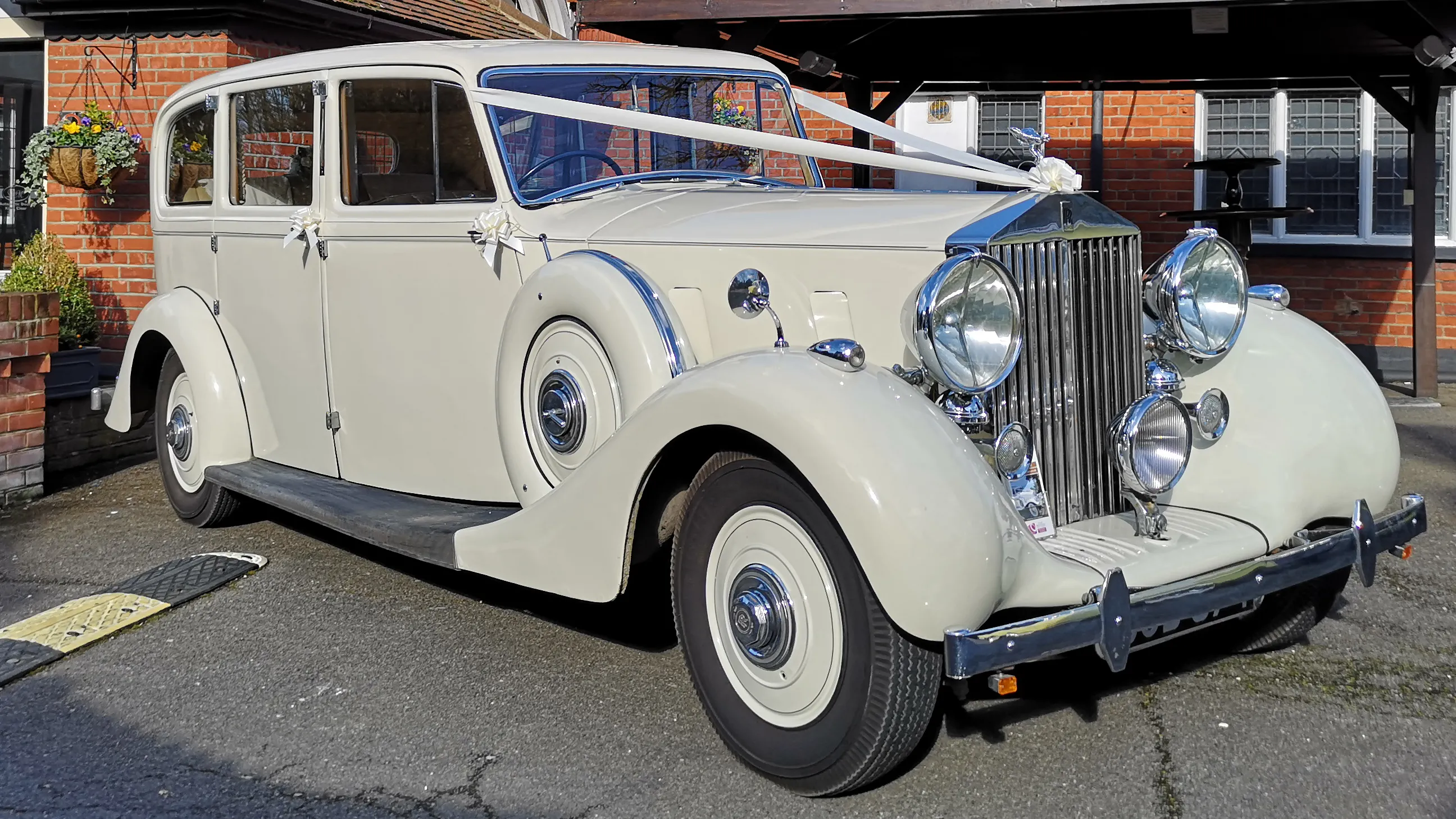 1939 Vintage Rolls-Royce Wraith Limousine Wedding car Essex