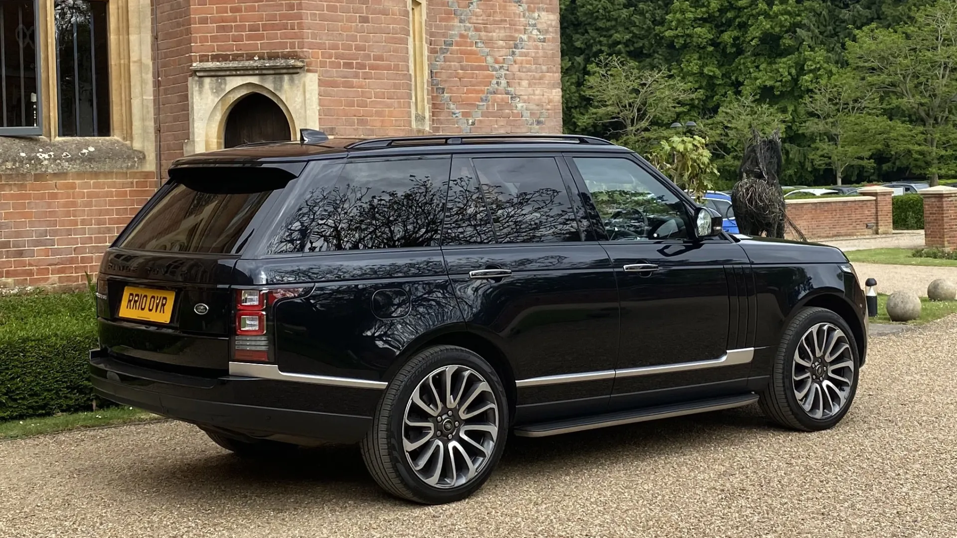 Luxurious Black Range Rover Wedding Car Cobham & London