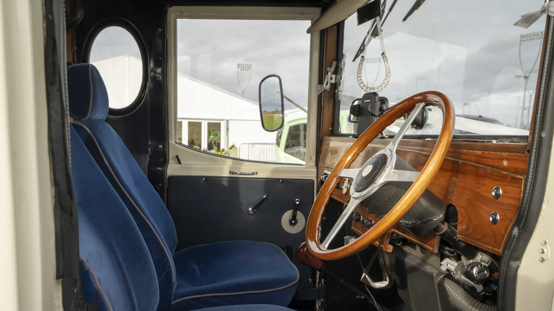 Vintage Style Asquith Wedding Bus Hire in Essex, Hertfordshire and Suffolk